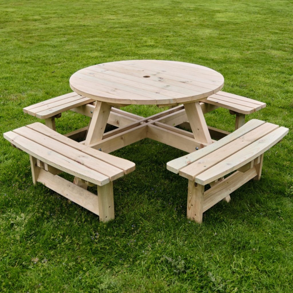 Commercial Round Picnic Tables | For Pubs, Hotels & Holiday Parks