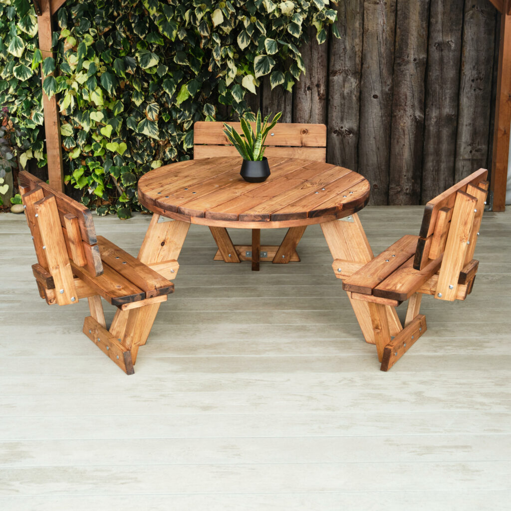 Commercial Round Picnic Tables | For Pubs, Hotels & Holiday Parks